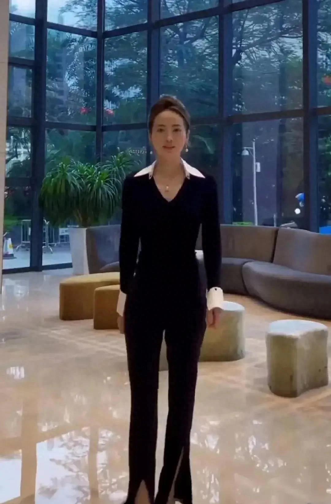 The lead dancer Bai Shanshan dances stunningly and beautifully! - iMedia