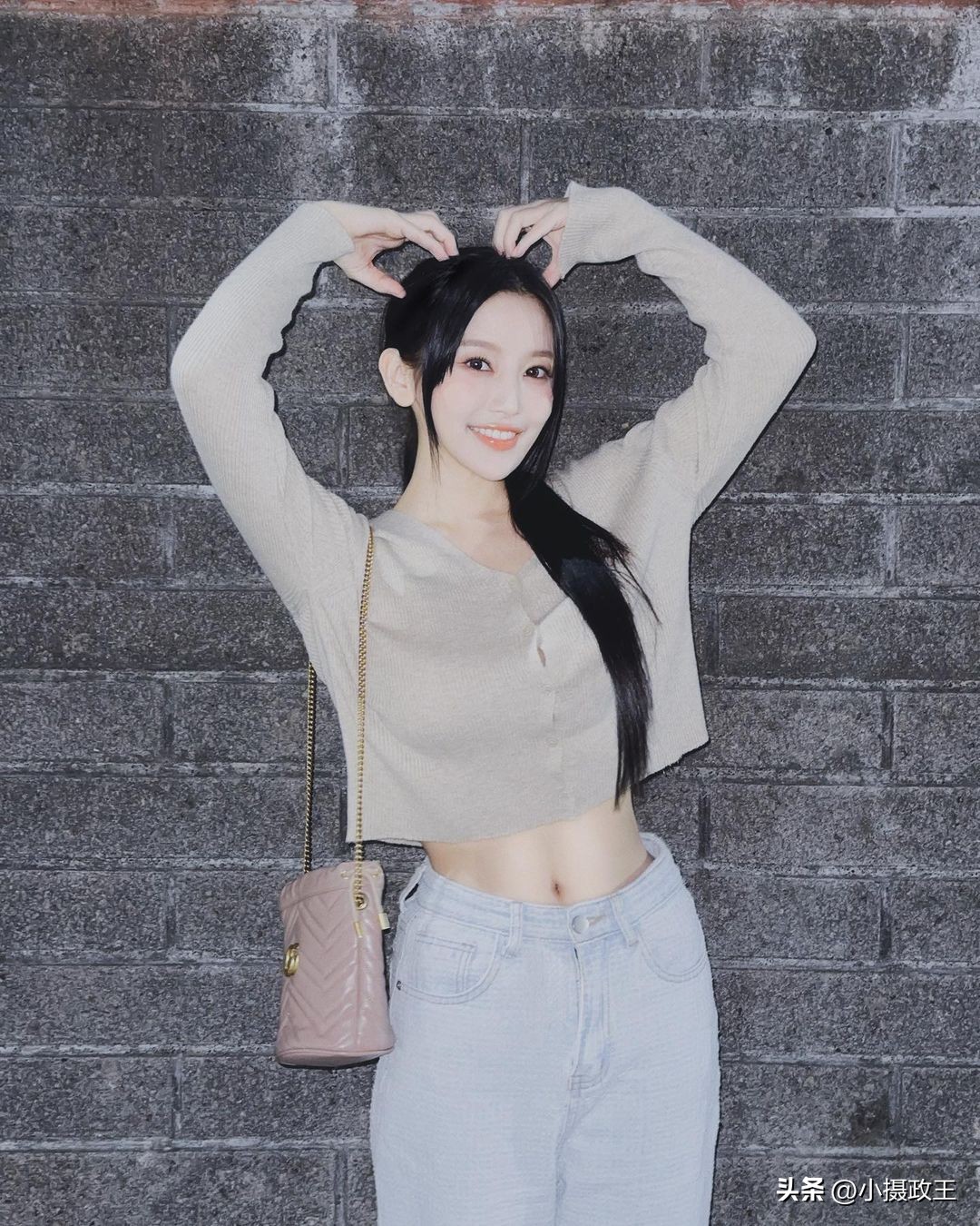 Recent vacation photos of Cai Ruixue, a well-known Beiyi goddess - iNEWS