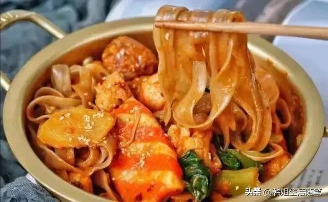 My favorite lazy dish on a hot day! 10 minutes on the table, 0 basic ...