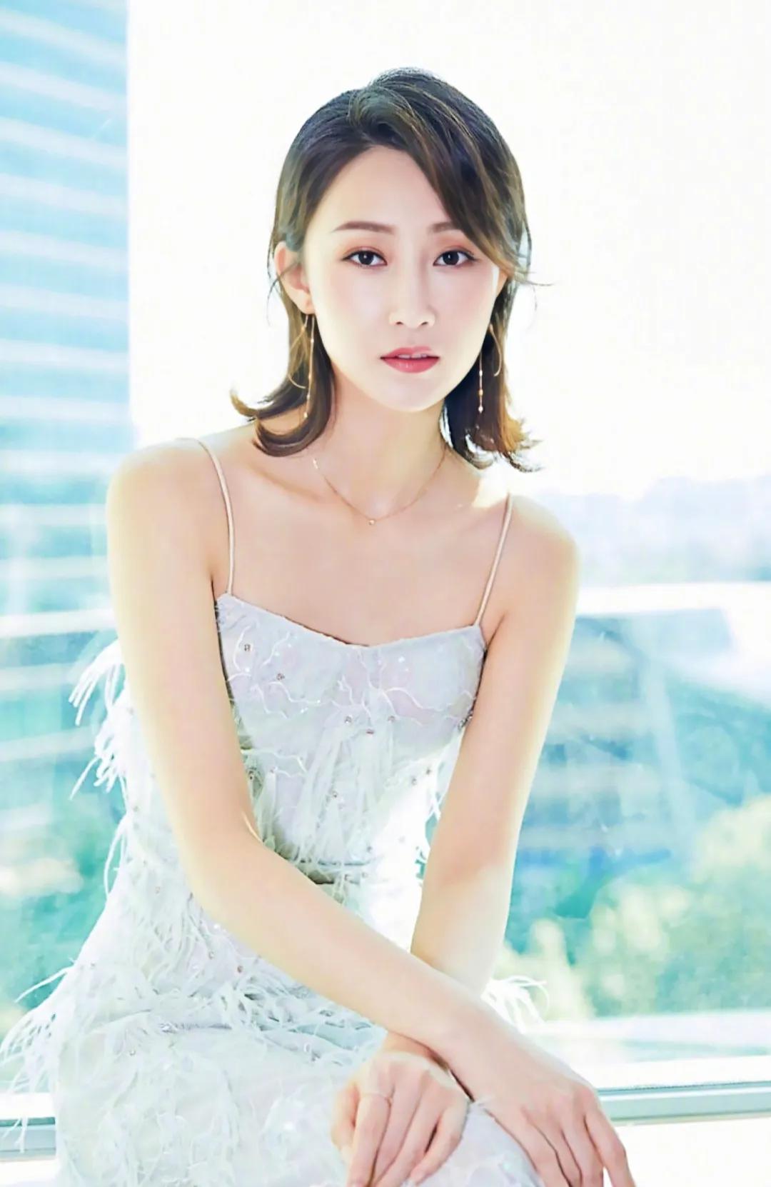 Lin Peng is so beautiful - iNEWS