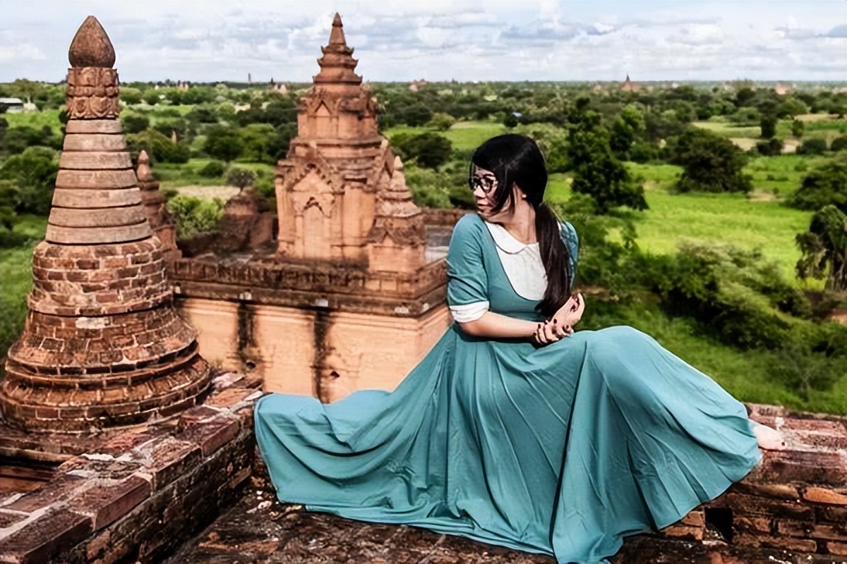 When traveling to Myanmar, try not to stare at beautiful women for a ...