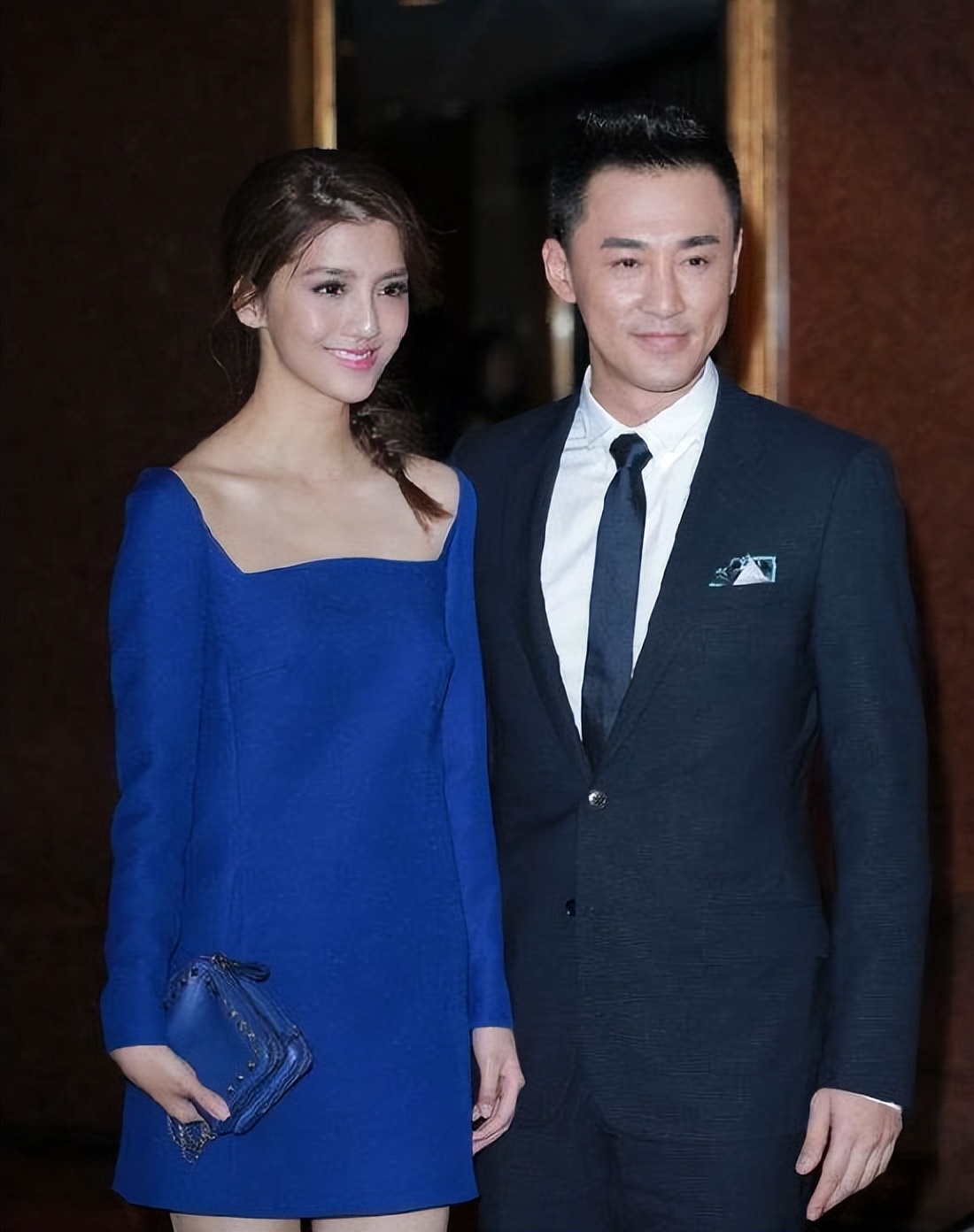 Wu Qianyu posted old photos of foreign travel, black swimsuit showing ...