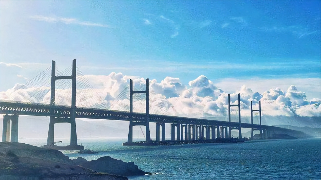 China plans to build a super bridge, so that you can drive directly to ...