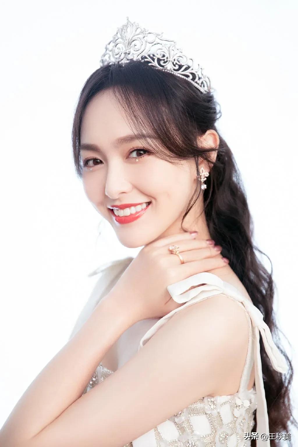 Tall, elegant and charming - Tang Yan - iNEWS