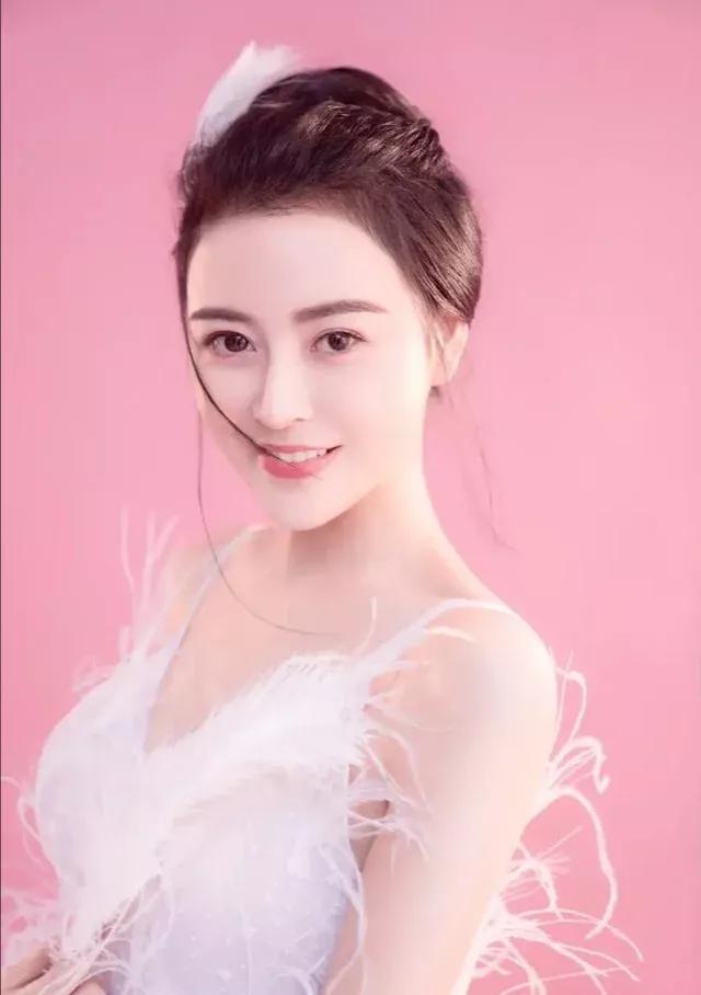 U Thant, who is both beautiful and talented - iMedia