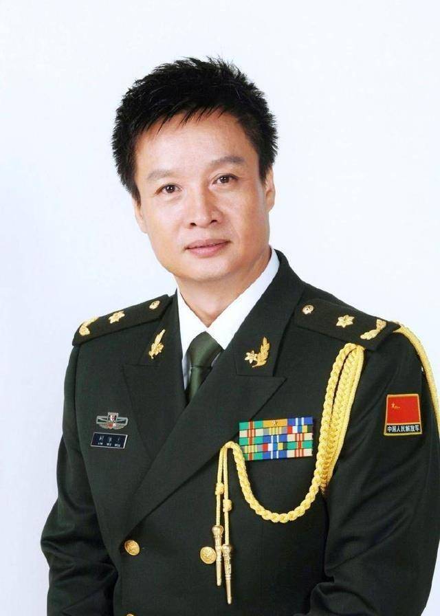 65-year-old Yan Weiwen: Accompanying his wife to fight cancer for 34 ...