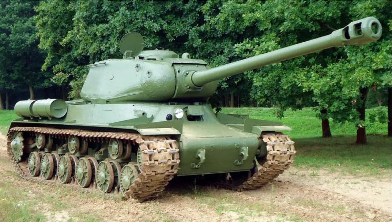 Soviet IS-2 heavy tank: In the name of the leader, the Soviet Union ...