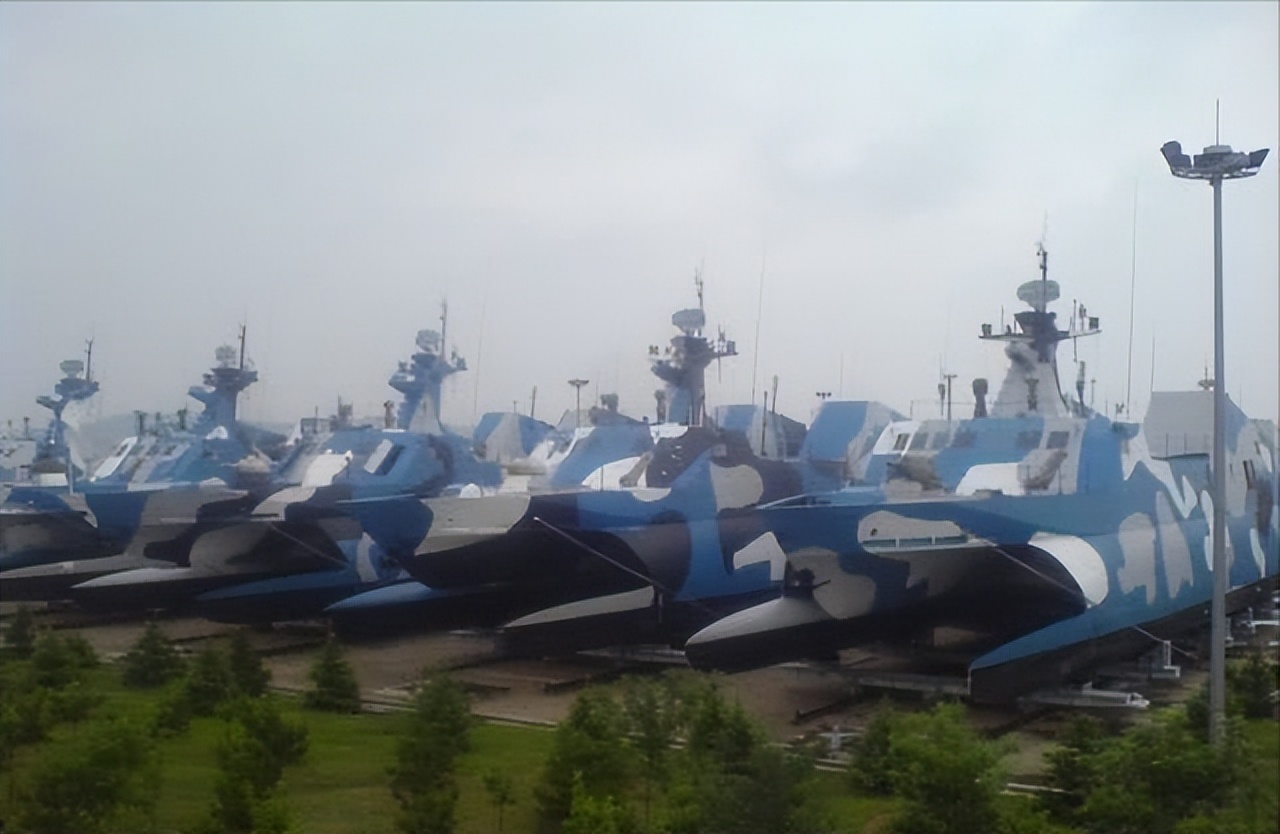 The Type 022 boat has returned to the rivers and lakes! Cooperating ...