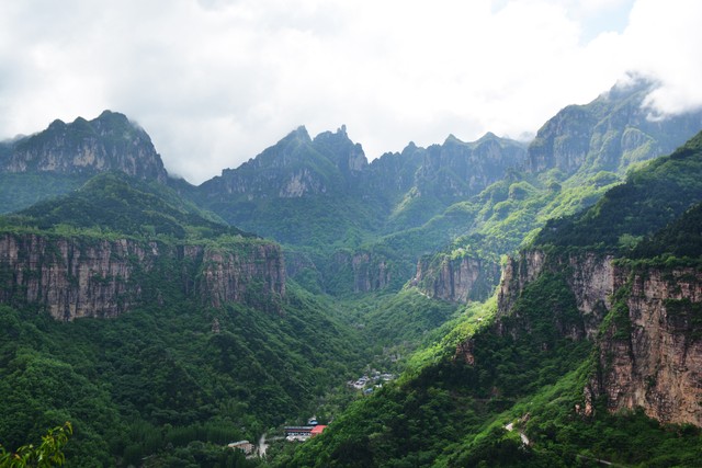 Congratulations to Huaxia Film and Television Centennial Red - iMedia