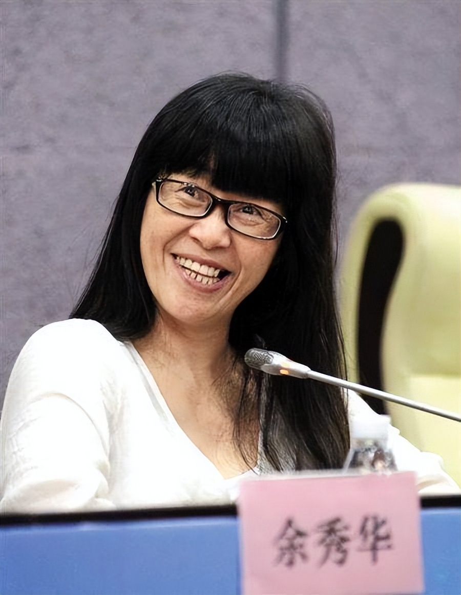 A Dark Horse in the Poetry World: Yu Xiuhua, a Rural Poet with Cerebral ...