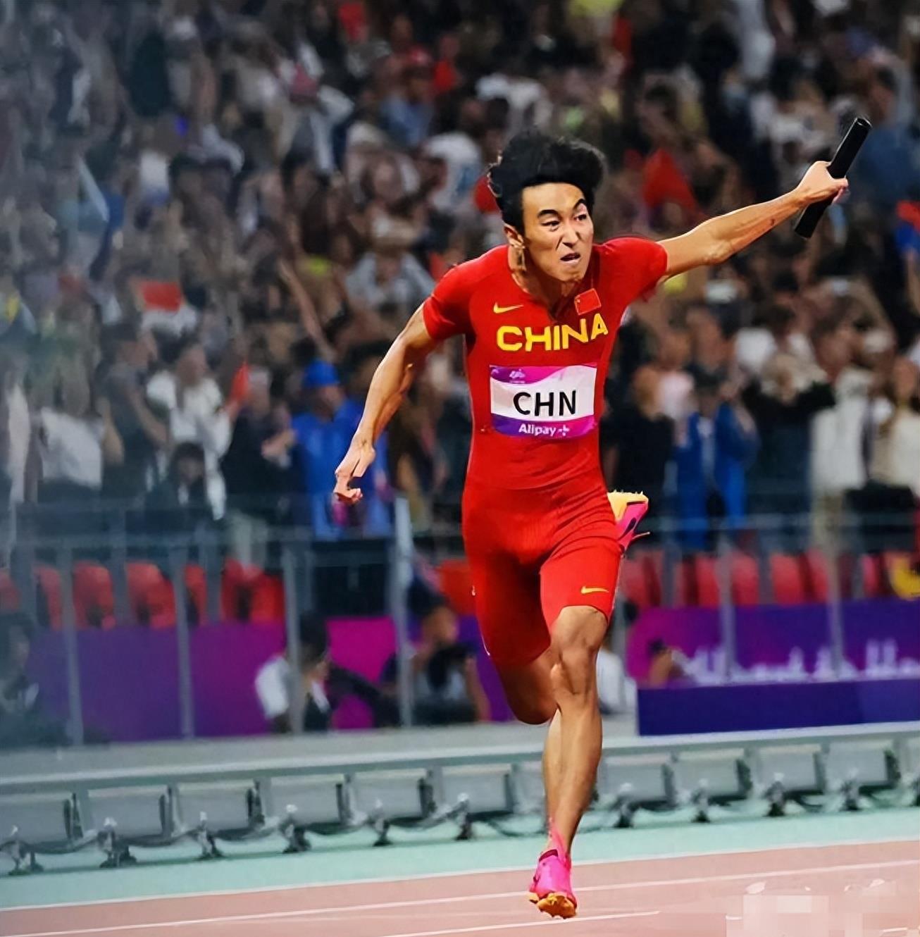 Boxing prodigy Chen Jiapeng: Stunned the audience with one move! - iMedia