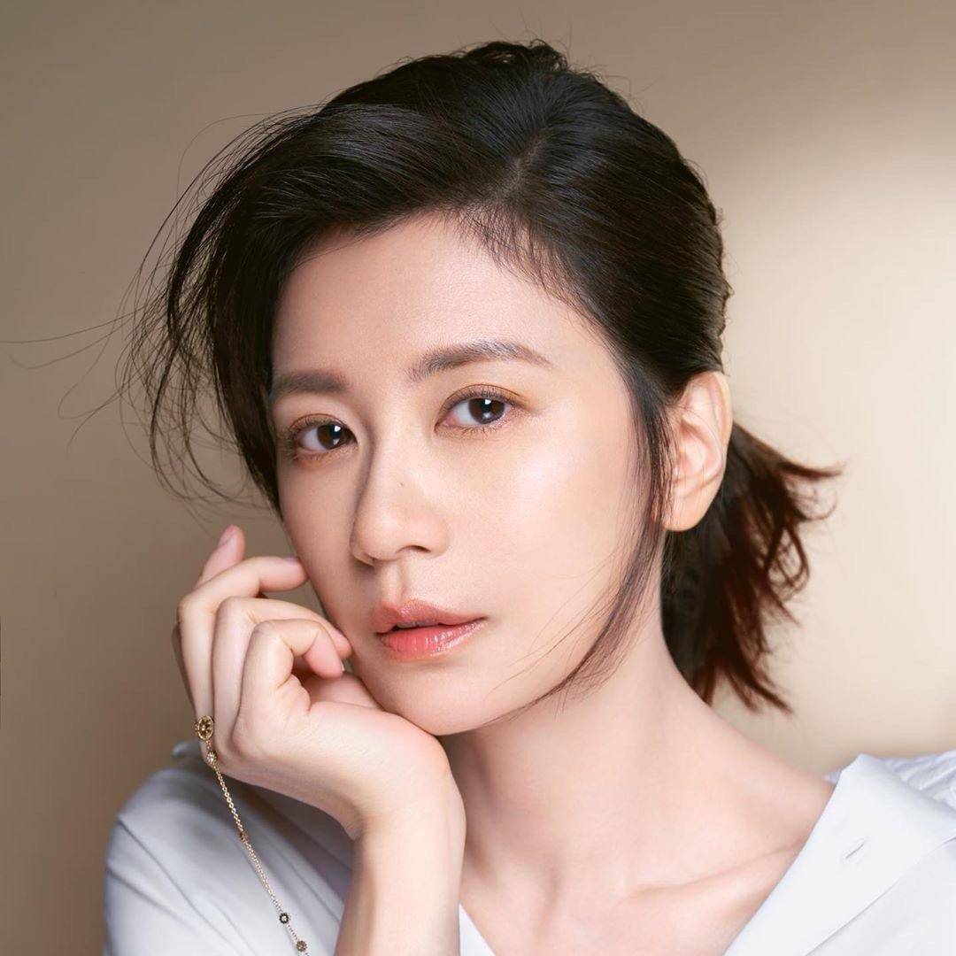 This time, Alyssa Chia, who "knows three as three", has become a "joke ...