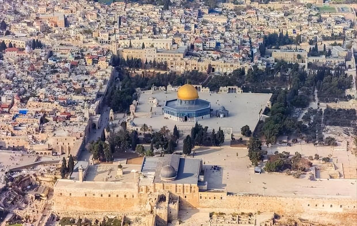 The religious buildings of the Abbasid dynasty are like the eyes of art ...