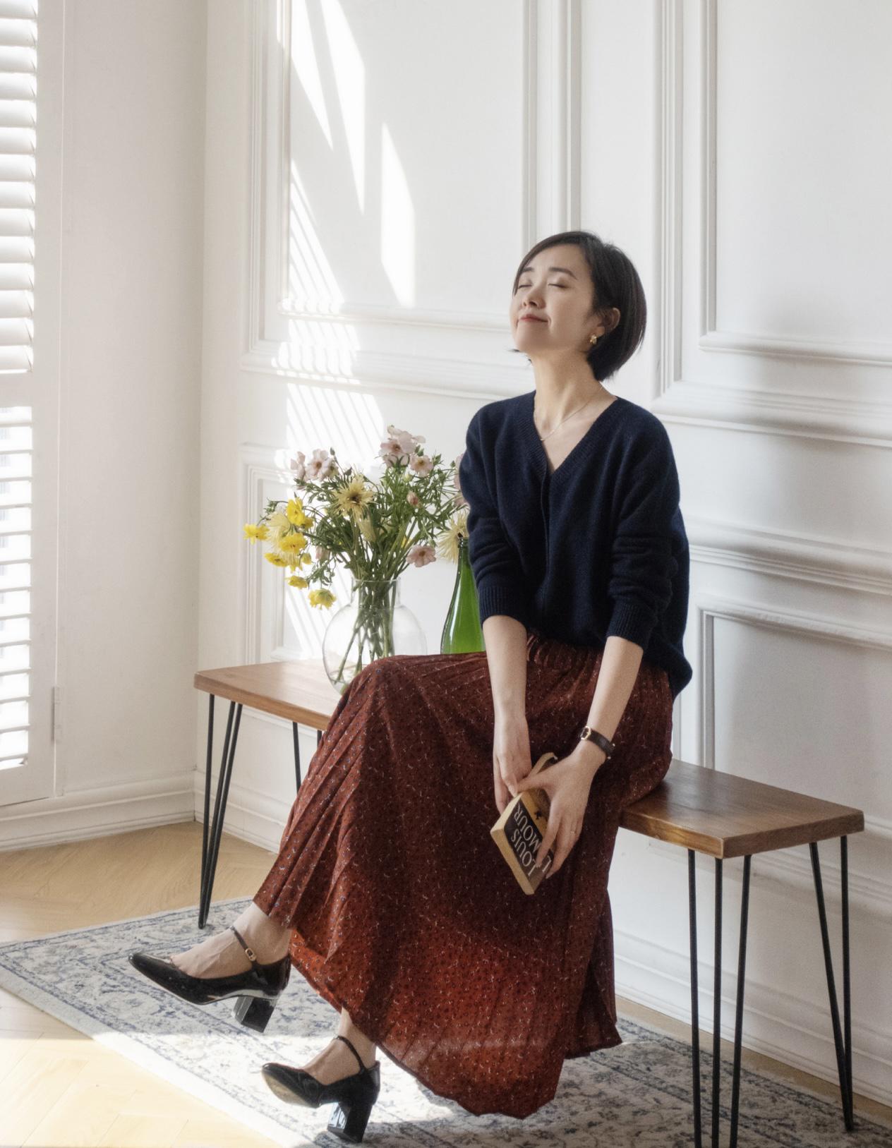 Put away your black, white and gray. In spring, it is recommended to ...