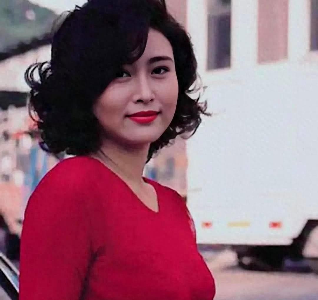 Ye Yuqing: The legendary life of the graceful 36D queen - iMedia