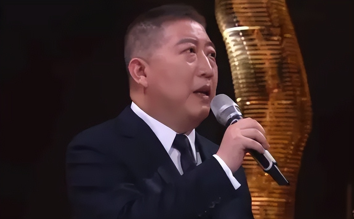 The 67-year-old Ma Shaohua won the award, and in tears, besides him ...
