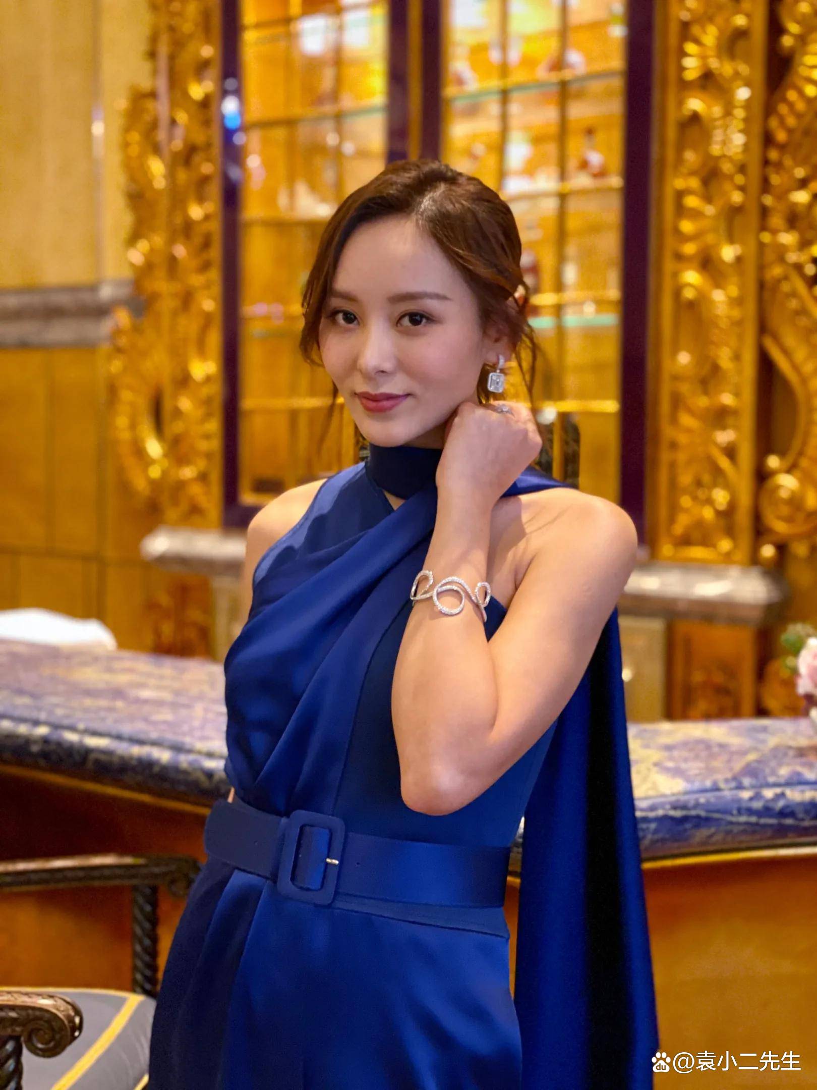 She is the number one supermodel in Hong Kong, popular in Hong Kong with 4 tertiary films, but ...