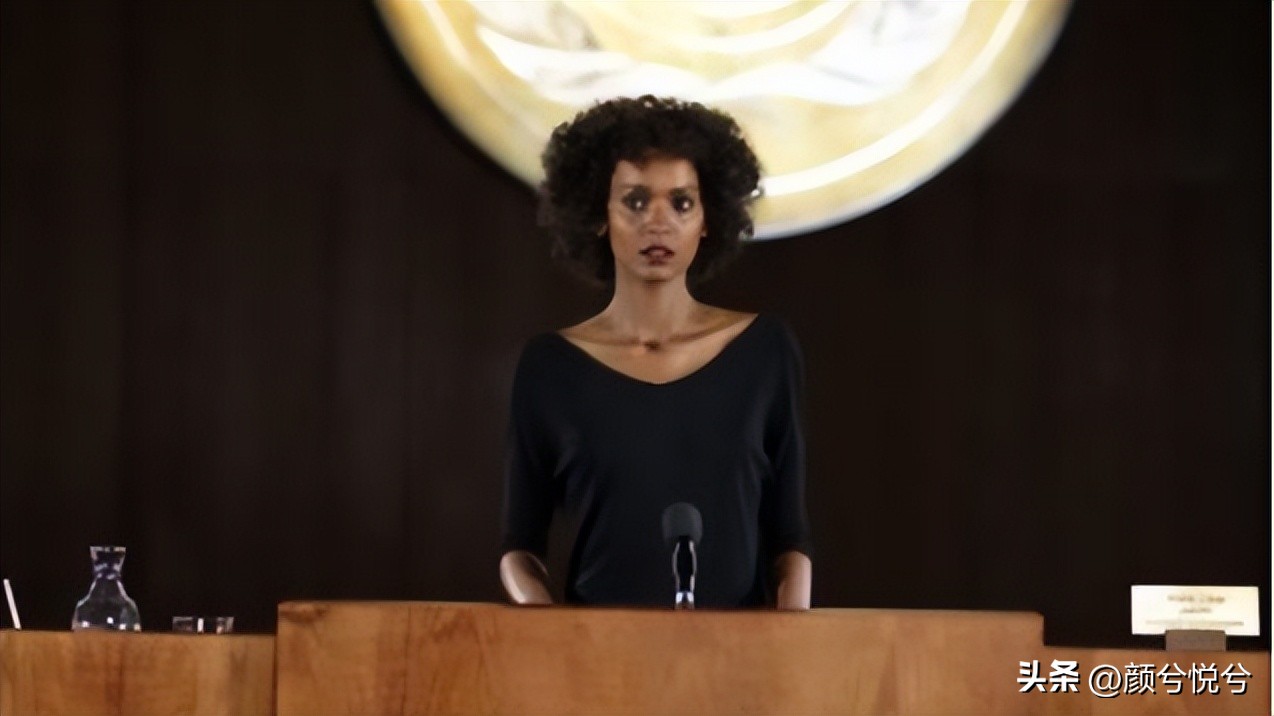 The world's first female anti-circumcision, the world's supermodel Leah ...