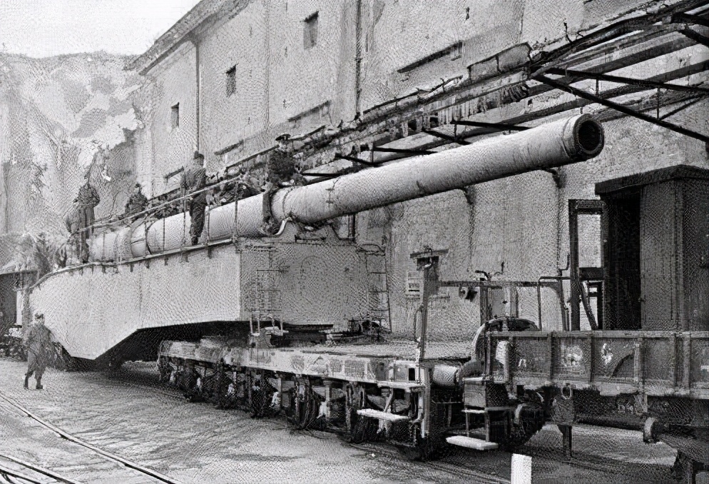 Soviet B4 howitzer: a devastating tool on the battlefield - iNEWS