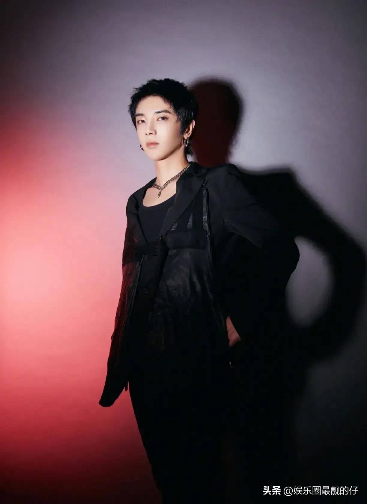 Hua Chenyu's singing of Huang Jiaju's "The Earth" is the power of ...