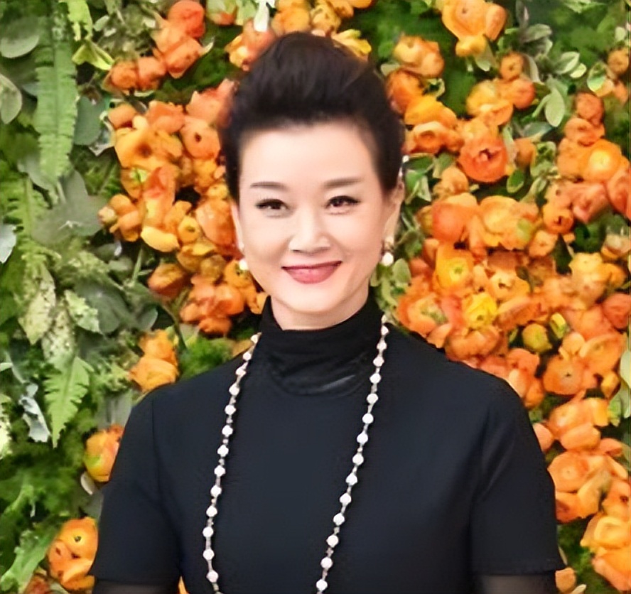 Song Zuying: She was separated from her husband for 8 years and gave ...