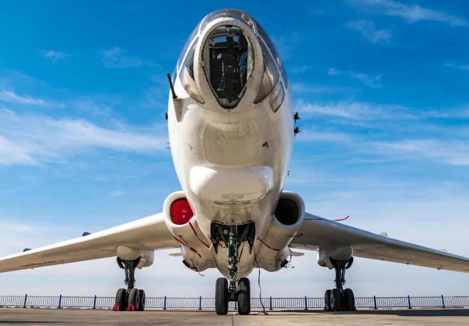 270 bombers, 70 early warning aircraft, 1,900 fighters, Asia's No. 1 ...