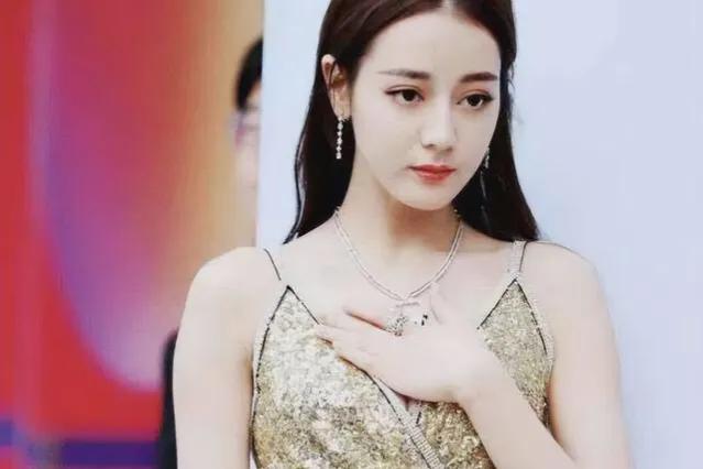 The reason why Reba always likes to hold his chest - iNEWS