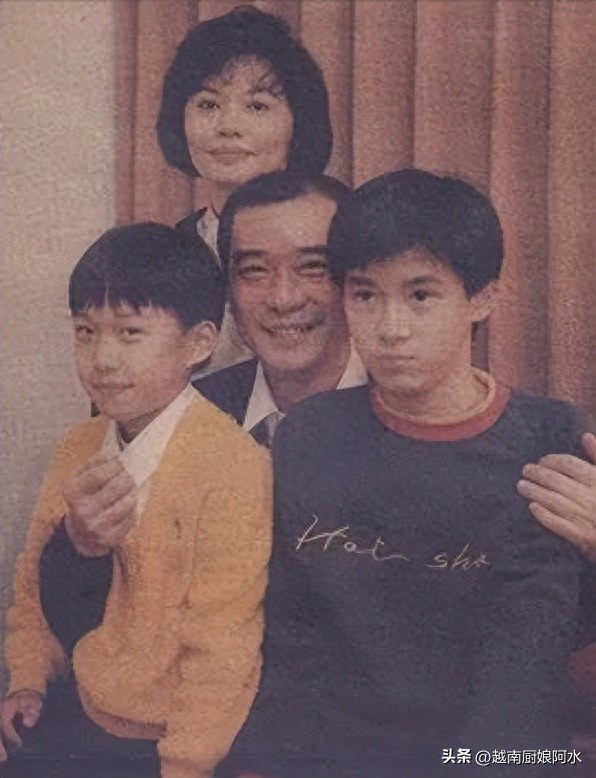 "The gangster prince" Chen Chuhe kissed Chen Yihan, the entertainment ...