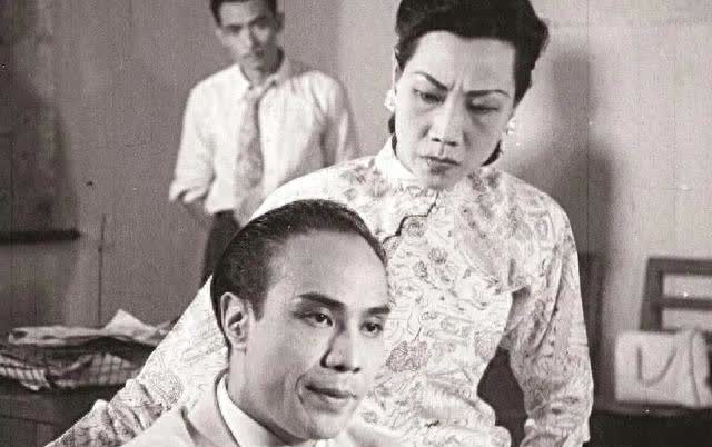 The veteran movie queen, master of tragedy, won the award and closed ...