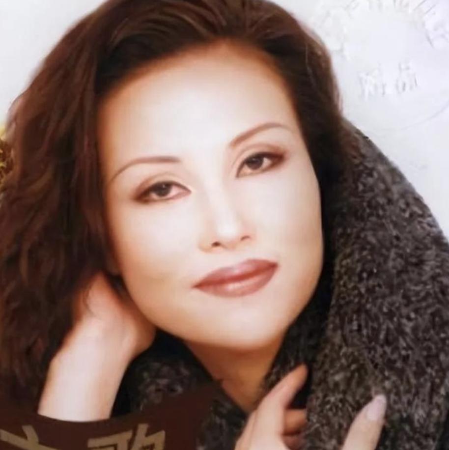 Singer Lu Xiumei: Reluctant to abandon her imprisoned husband, she died ...