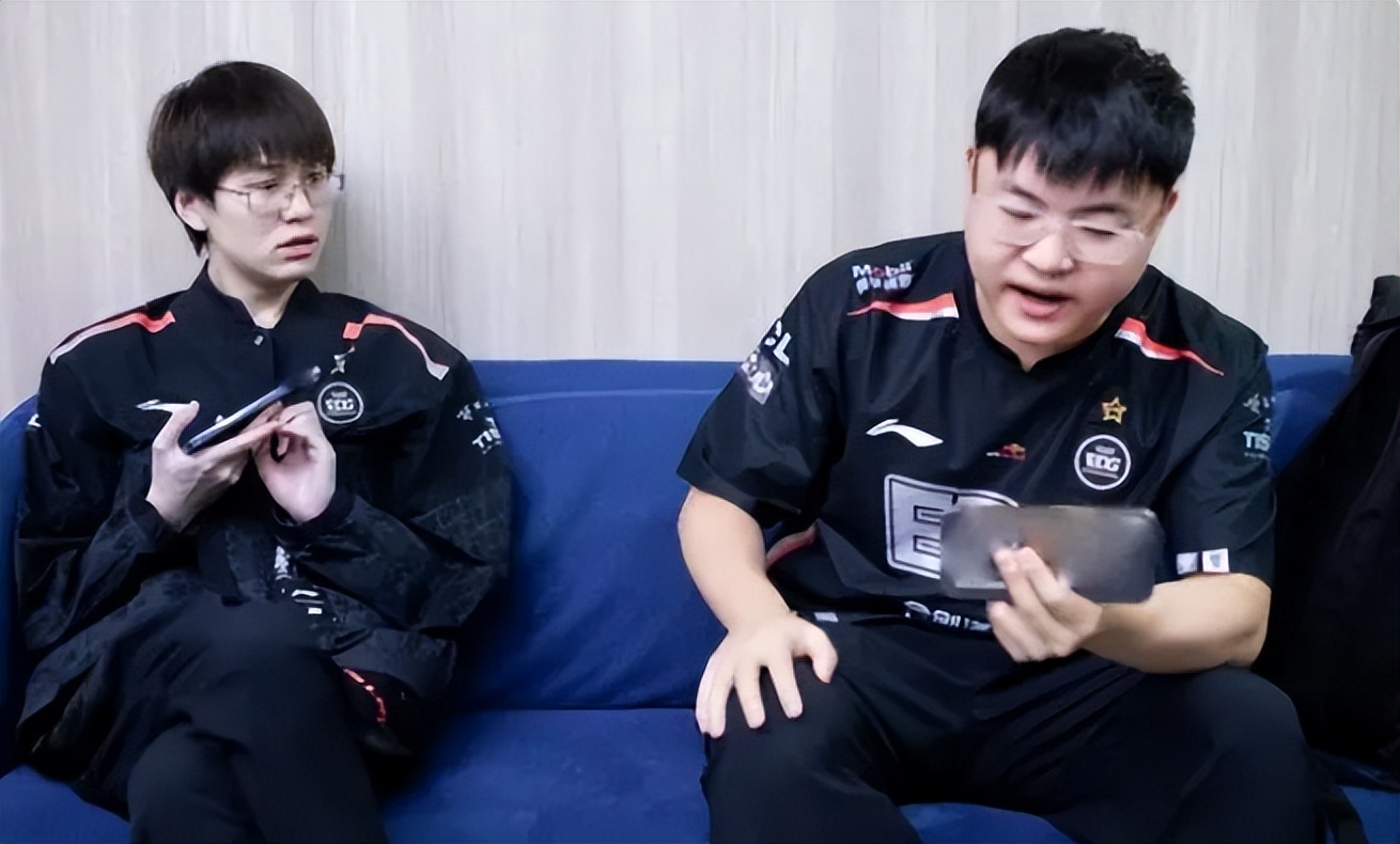 UZI時隔1402天重返LPL季後賽，希望調整好狀態迎接季後賽！ - 頭條匯