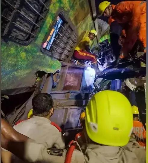 The scene is tragic! 120 dead and 850 injured in train crash in India ...