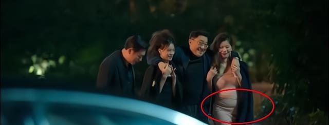 These funny scenes are hard to find in "The Knockout", especially the potbellied heroine - iNEWS