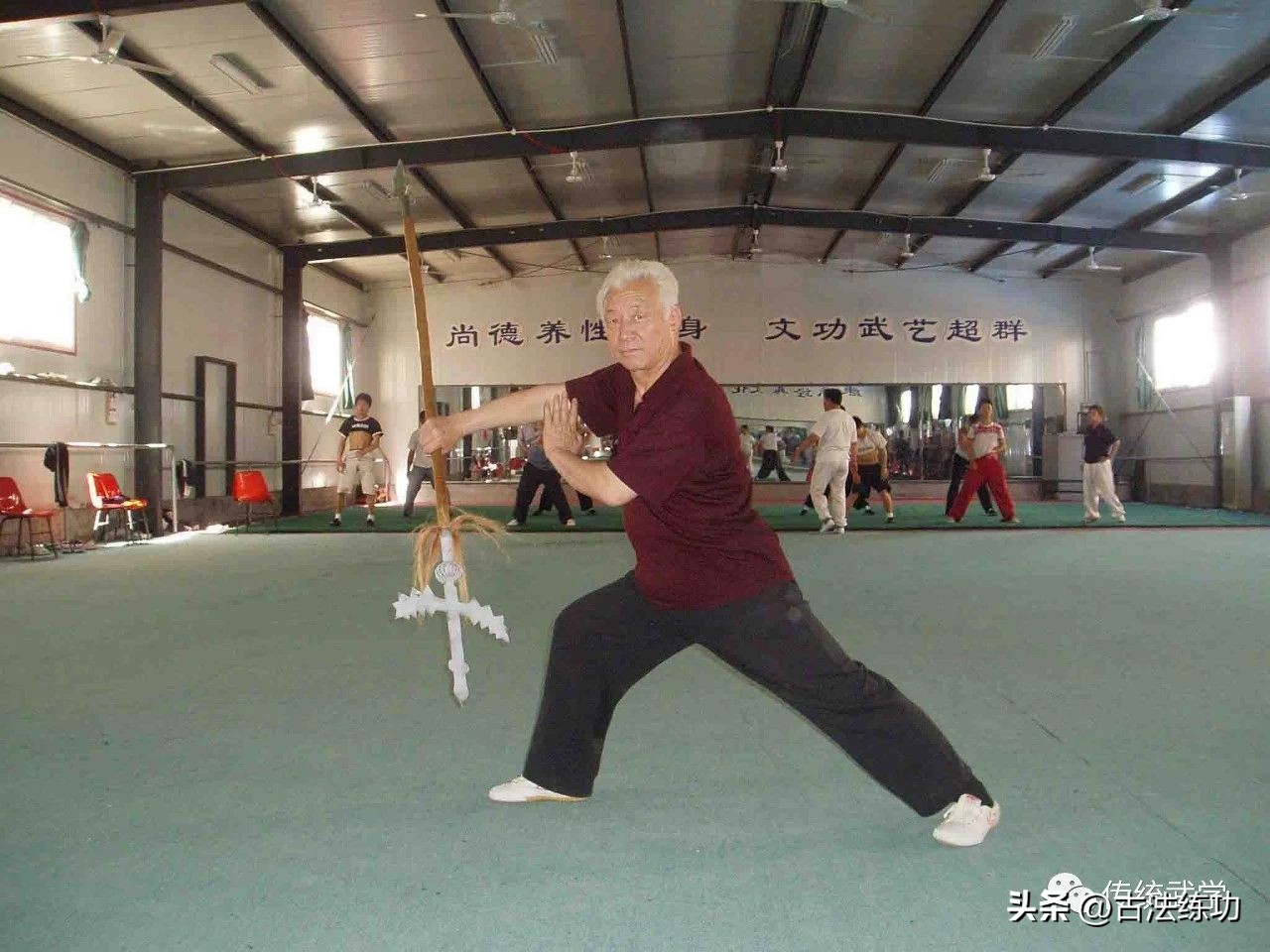 Walking boxing, walking and fighting, talking about breathing: dantian ...