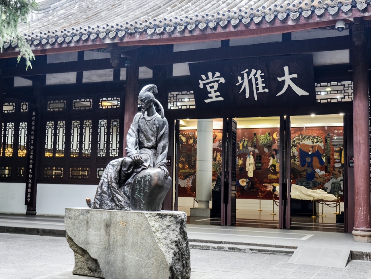 Walking into Danling, you will be greeted with a heavy historical ...