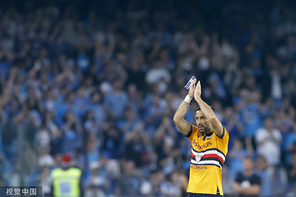 Let's talk about goodbye tonight in football! Many legends ushered in ...