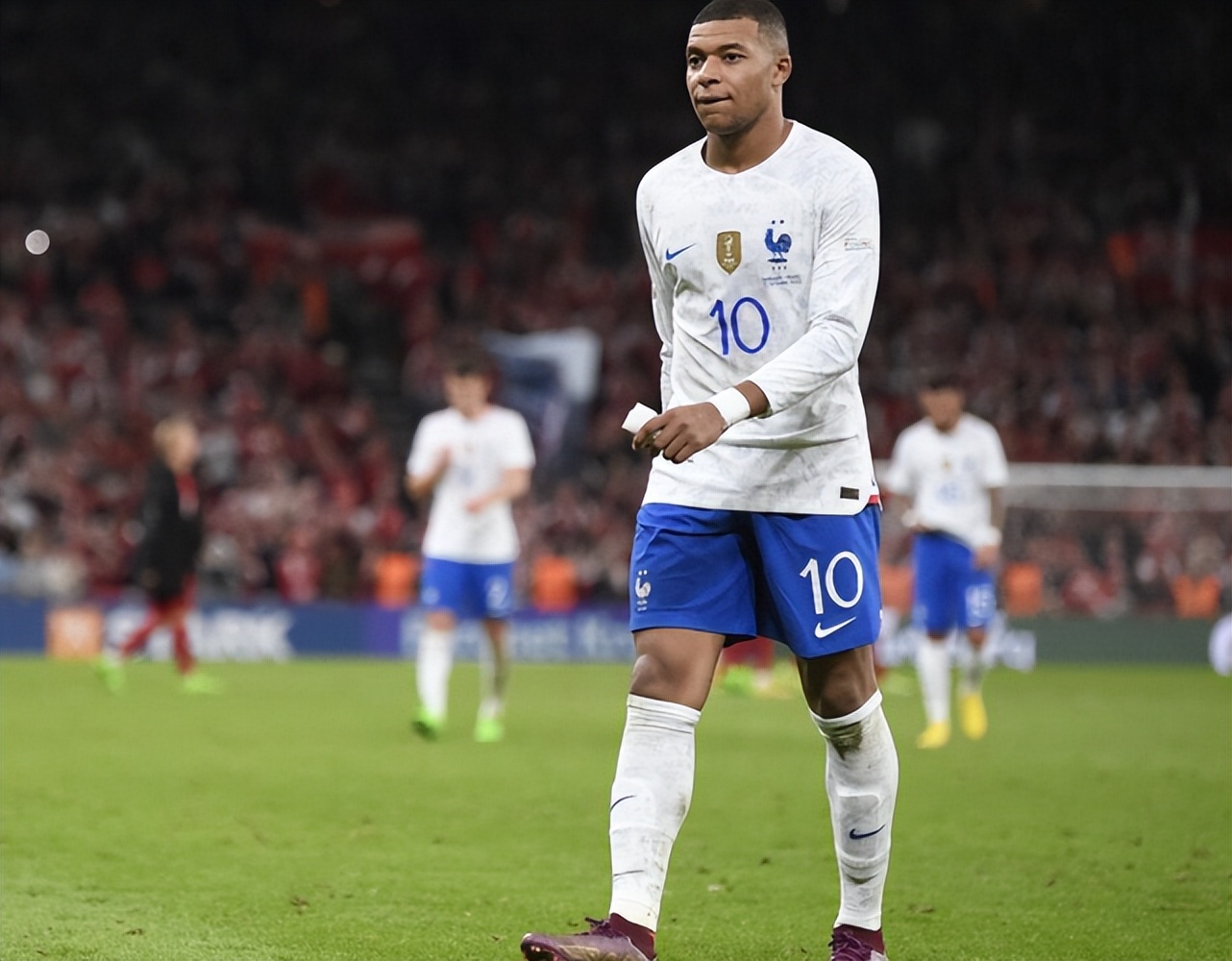 Mbappe was helpless, 0 goals in 5 shots, wasted Griez's graceful pass, and was resolved single ...