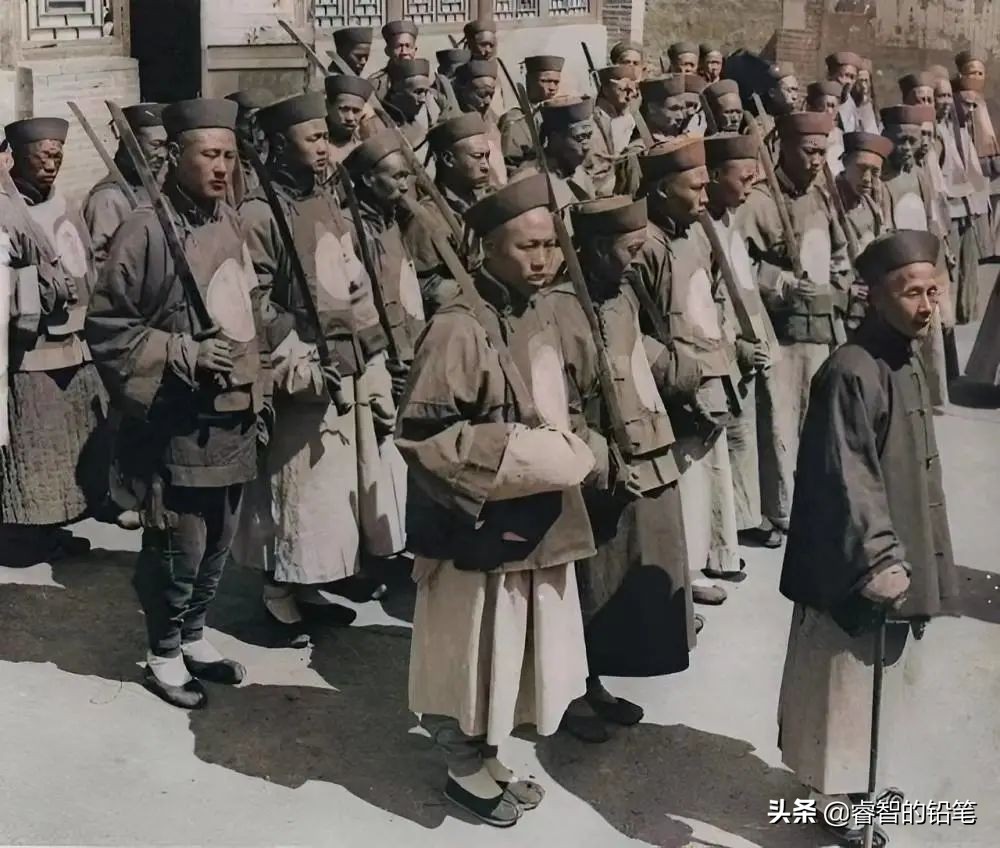 Li Hongzhang saw the Mark Qin machine gun for the first time. He asked ...