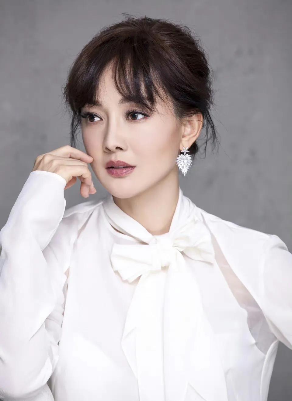 Actor Niu Li: Married for 26 years without cooking, gave birth to 3 ...