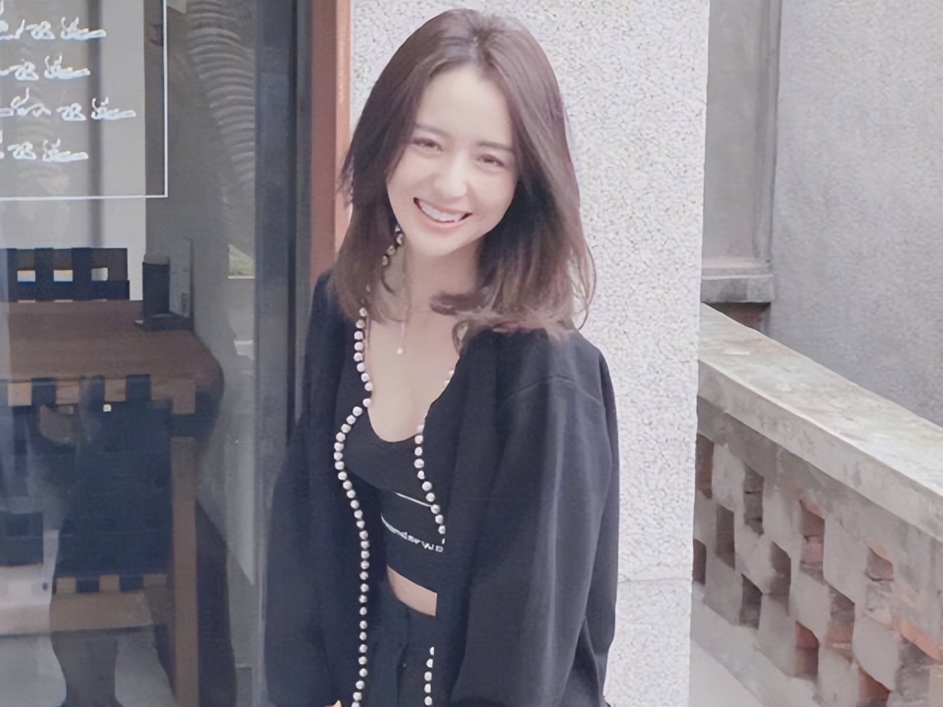 Tong Liya's life photos are exposed, wearing a navel dress is not ...
