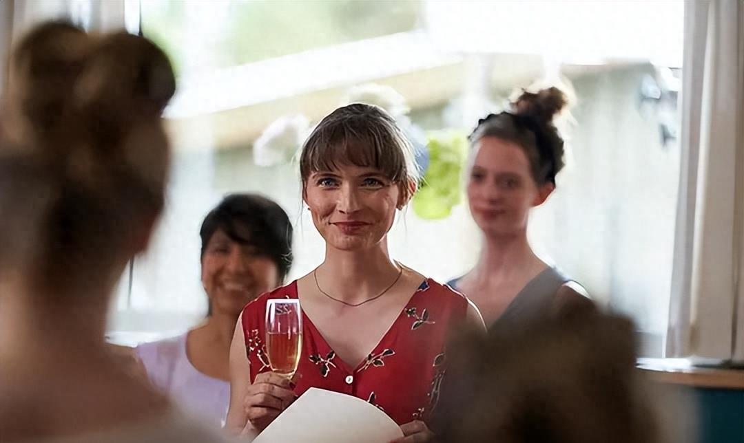 "The Perfect Ordinary Family": Family transformation highlights the ...