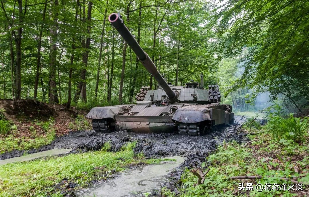 The Ukrainian PT-91 tank appeared on the training ground, with full ...