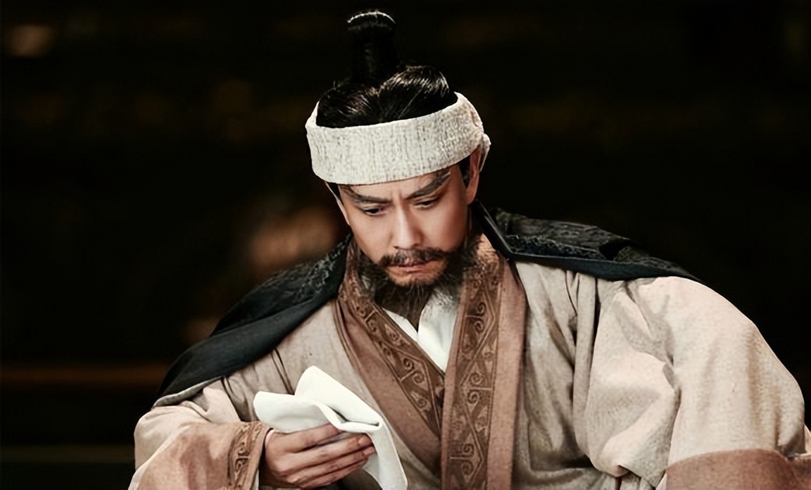 Emperor Jing asked Zhou Yafu not to give chopsticks for dinner. After Zhou Yafu left, Emperor ...