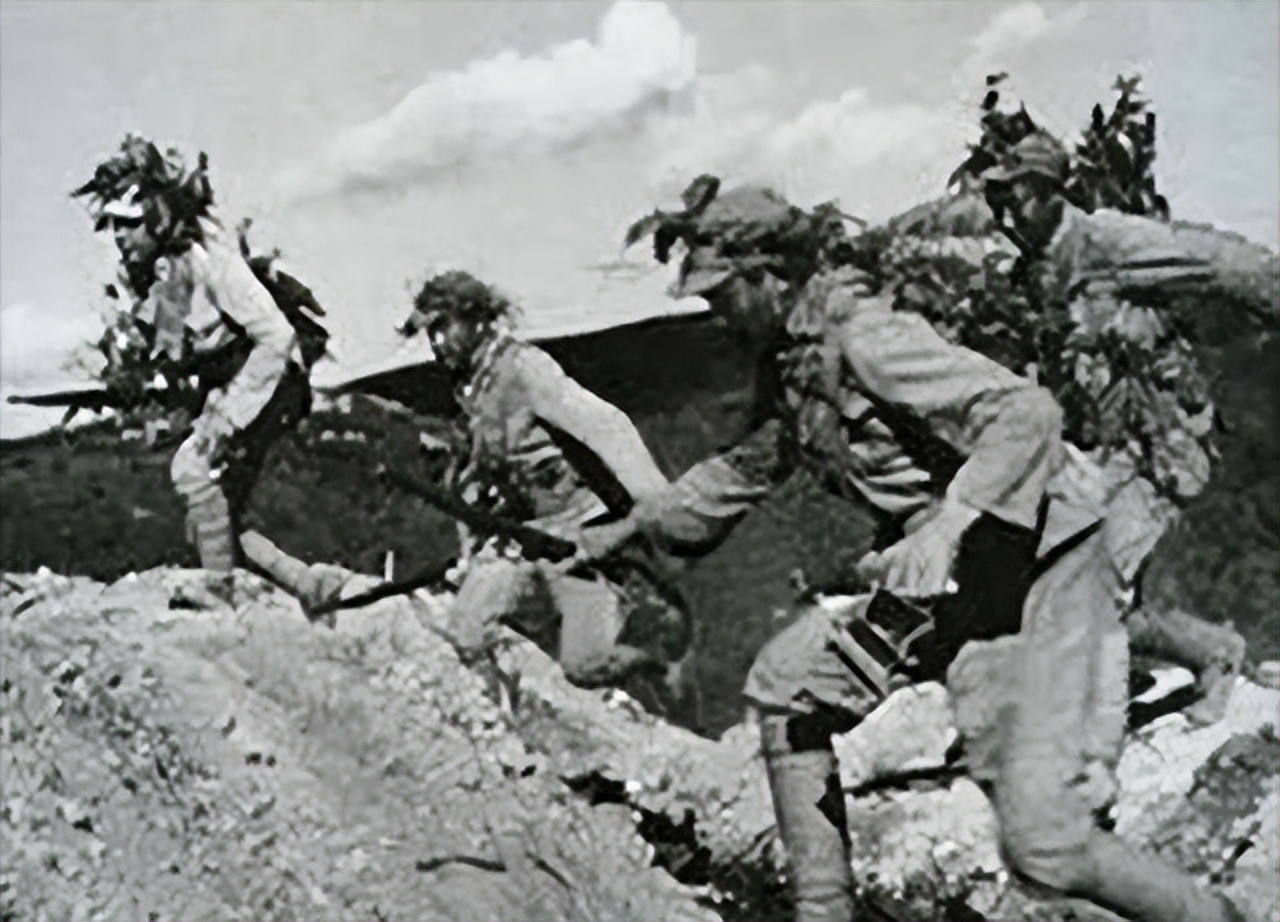 Dai Anlan, a general of the Chinese Expeditionary Force, went to ...