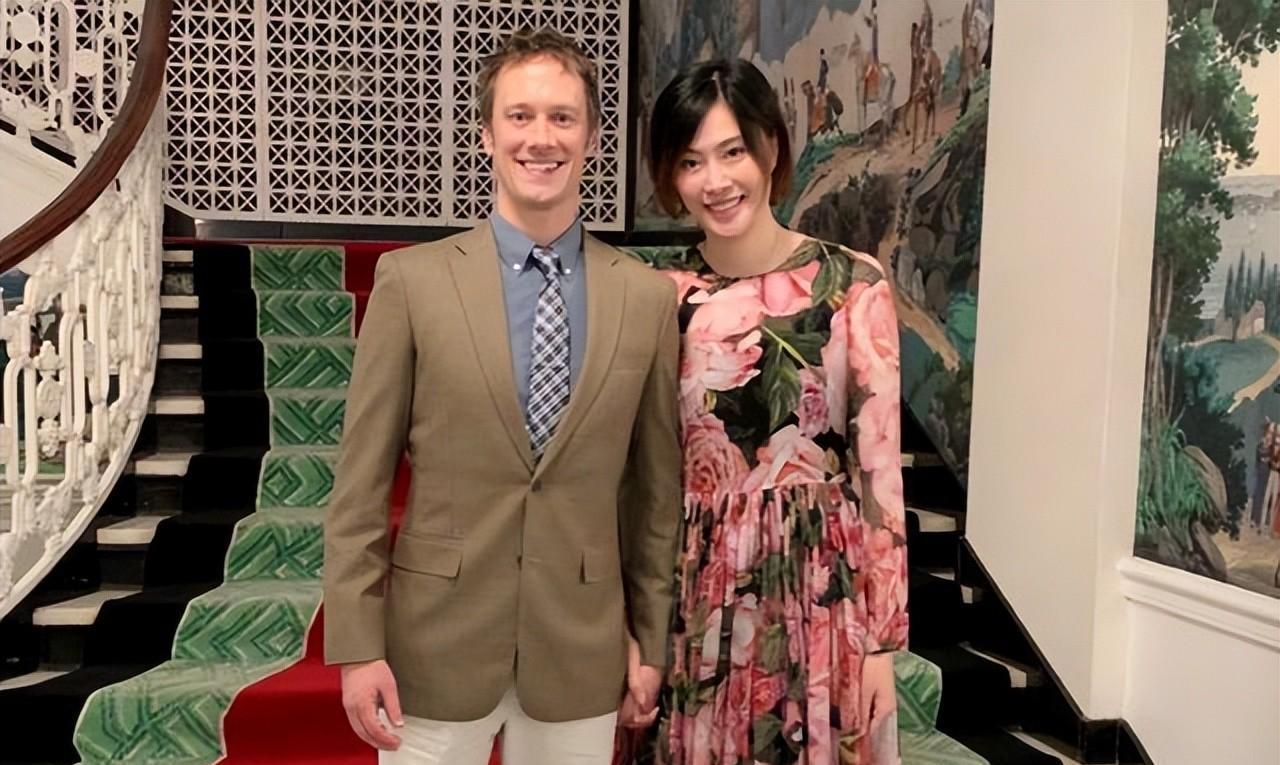 Lang Ping's lover is showing off his wealth in the United States again ...