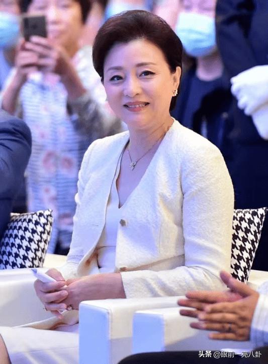 Yang Lan, the first sister of CCTV, has changed a lot in her later ...