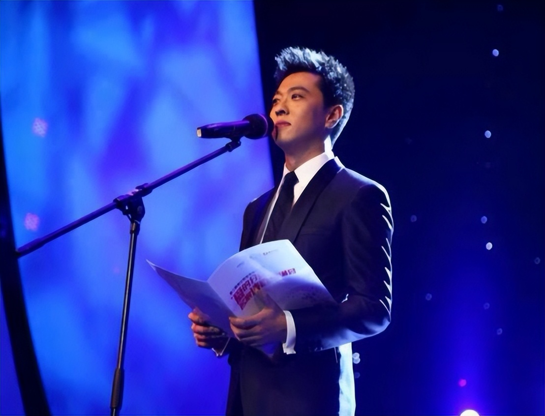 Famous CCTV anchor Gu Guoning: After his father died of illness, he ...