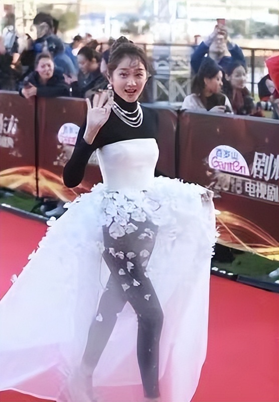 Not good looking, don't wear it next time!Inventory of Guan Xiaotong, Sun Li, Zhou Dongyu ...