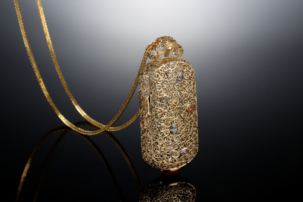 It is enough to find her to design jewelry for a lifetime!Dialogue with ...