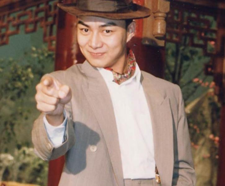 Qiongyao actor Feng Guangrong was exposed to spend the night with a ...